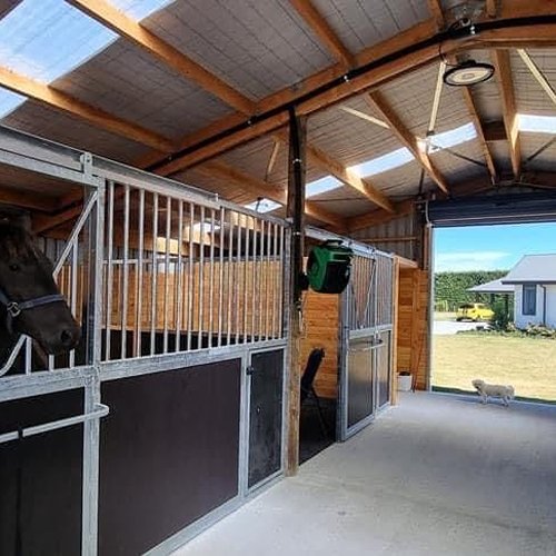 Custom Horse Stables Christchurch, NZ - States Man Floats